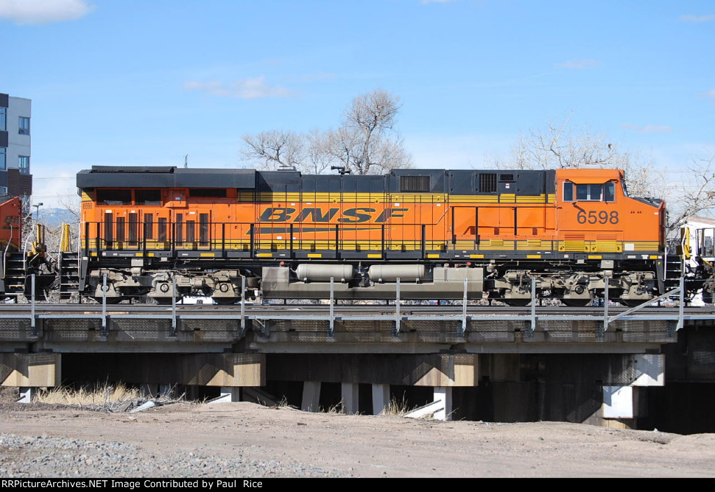BNSF 6598